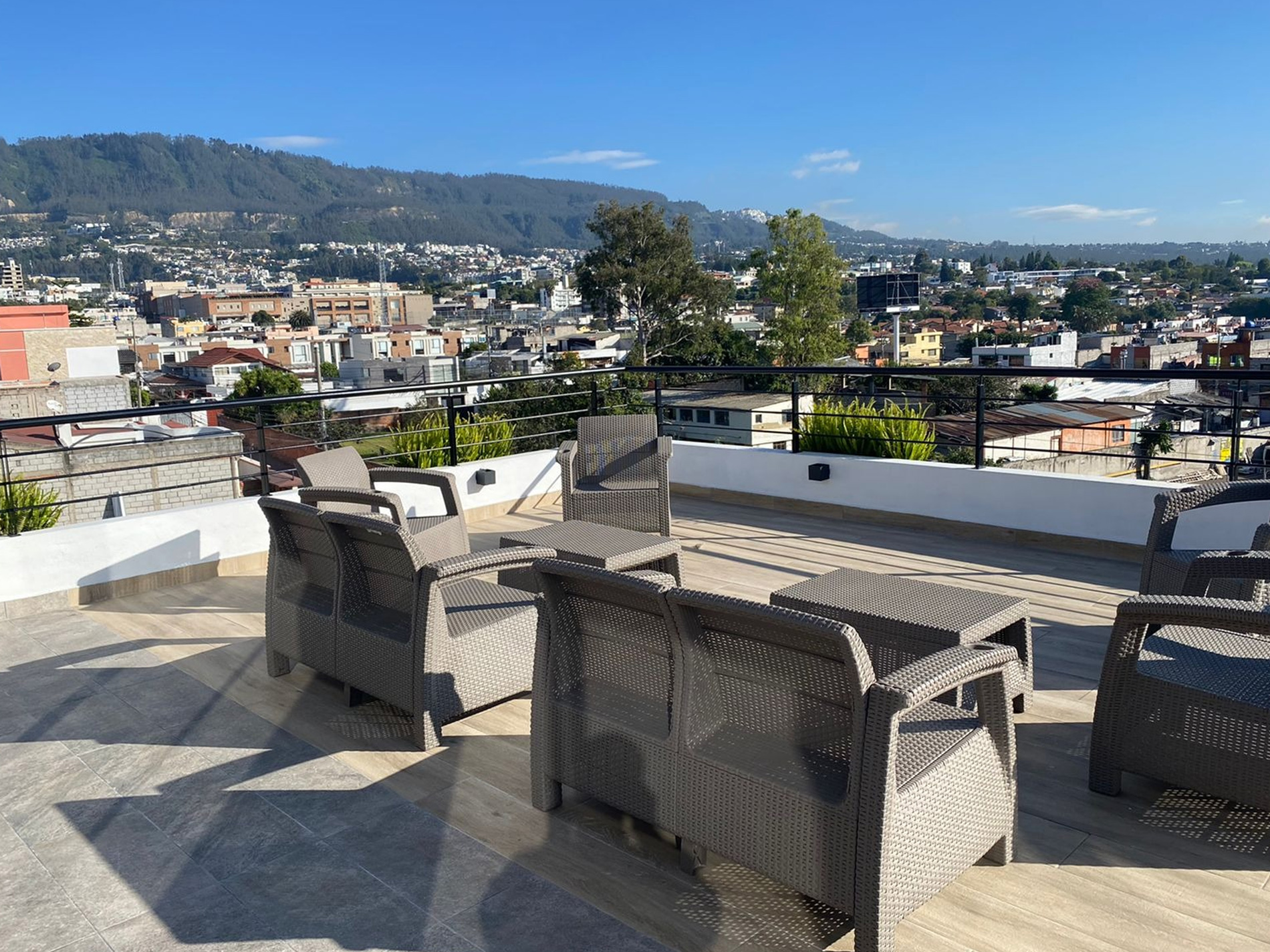 Edificio Alba Cumbayá - Naos Inmobiliaria